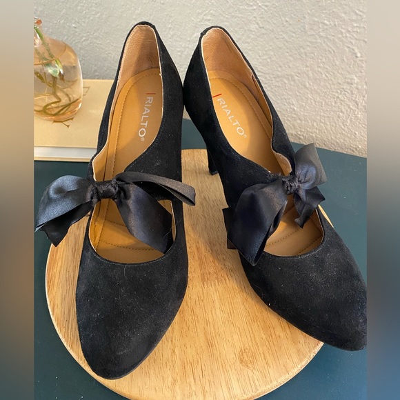 Rialto | Shoes | Closed Toe Heels | Poshmark